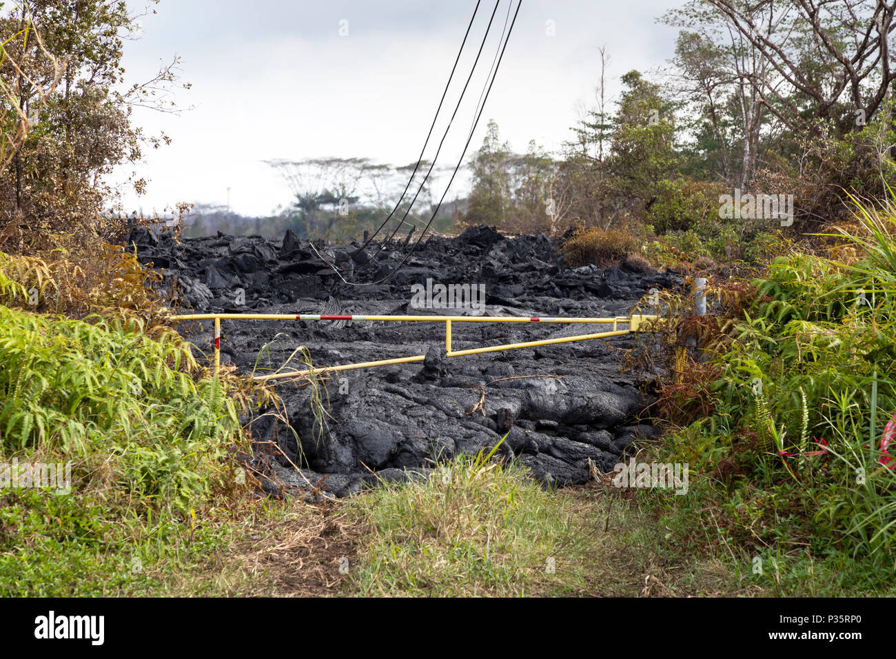 Hawaii big island active lava flow in volcano hi-res stock photography ...