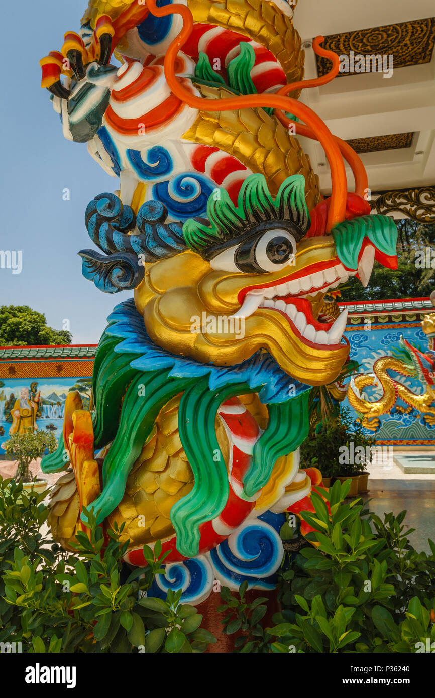 Dragon column chinese temple hi-res stock photography and images - Alamy