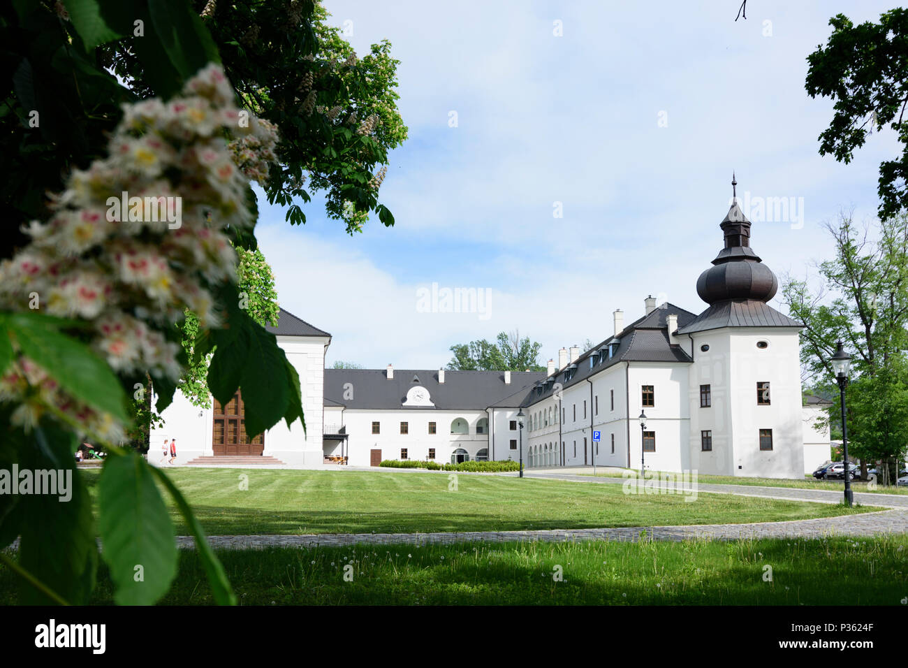 Oponice hi-res stock photography and images - Alamy