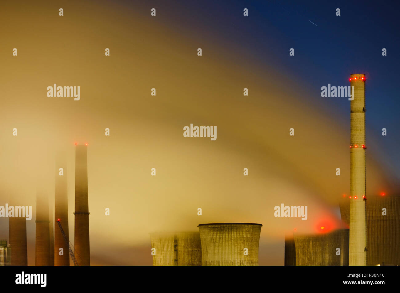 Steam cloud hi-res stock photography and images - Alamy