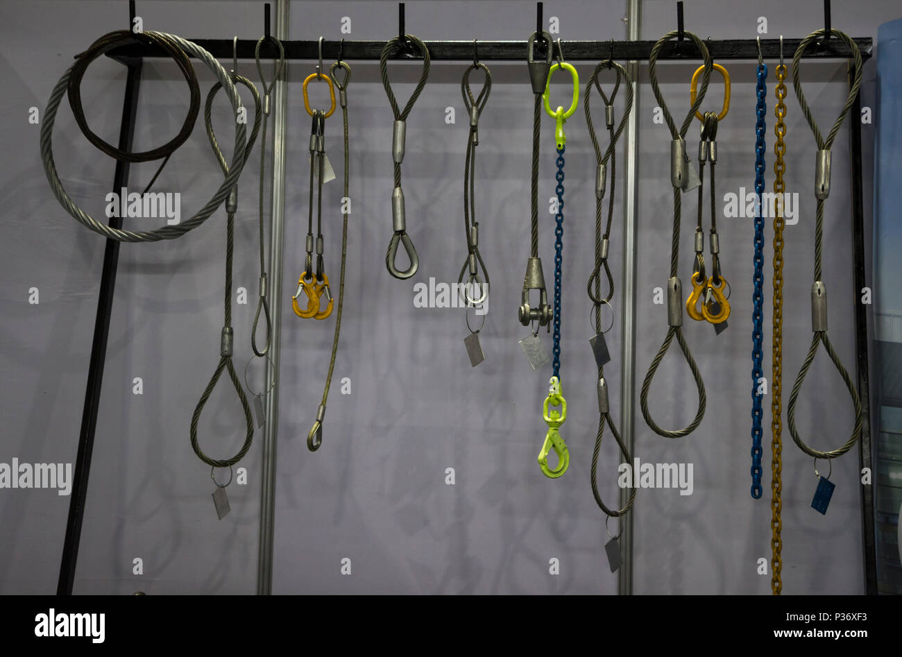 Sling cable for lifting heavy object ; close up Stock Photo - Alamy