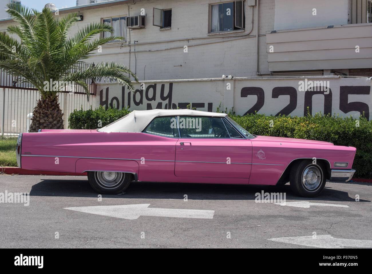 Pink cadillac hi-res stock photography and images - Alamy