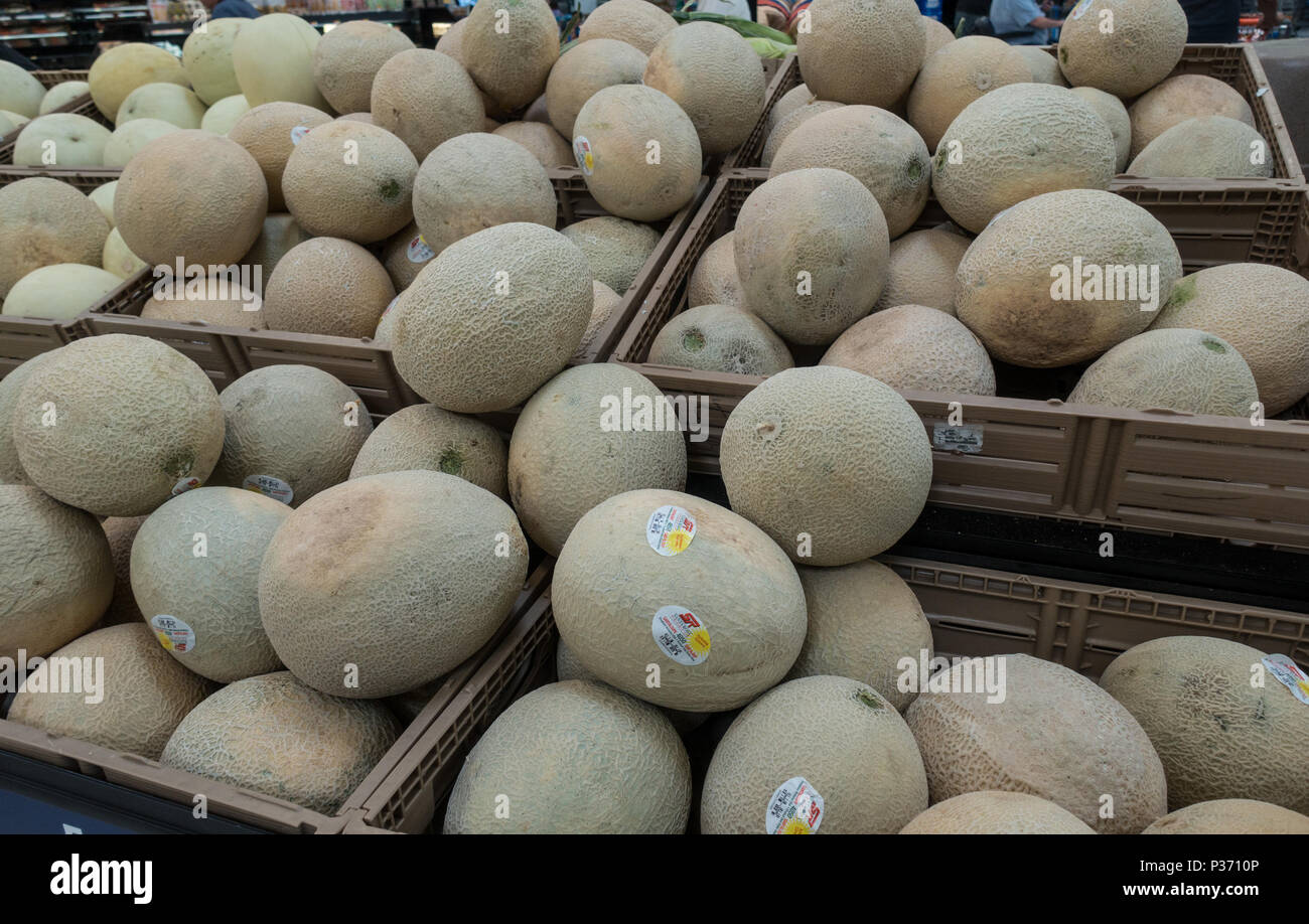 Supermarket melons hi-res stock photography and images - Alamy