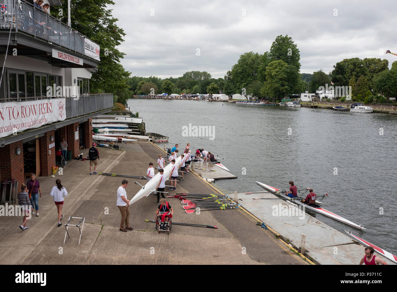Marlow regatta hi-res stock photography and images - Alamy