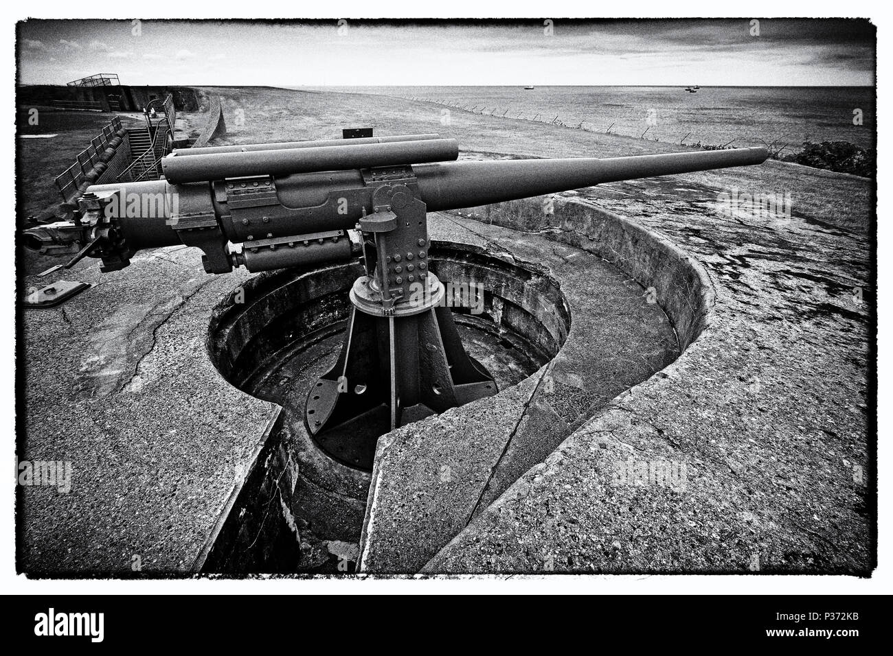 6 inch naval guns hi-res stock photography and images - Alamy