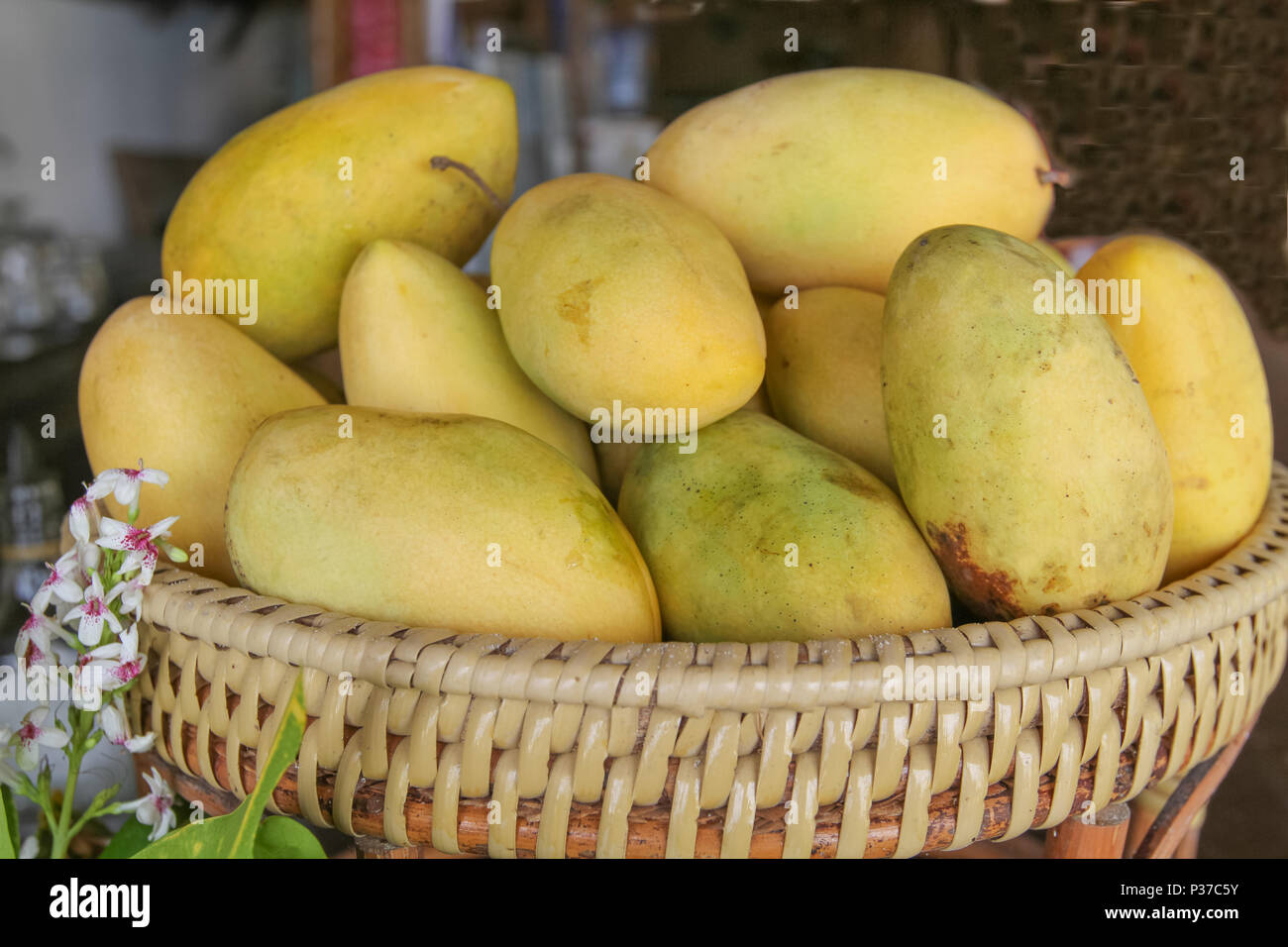 Philippines fruit market hi-res stock photography and images - Alamy