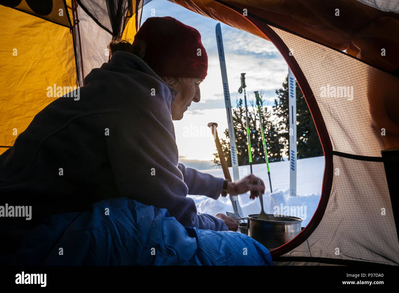 OR02534-00...OREGON - Winter campsite along the Rim Road in Crater Lake ...