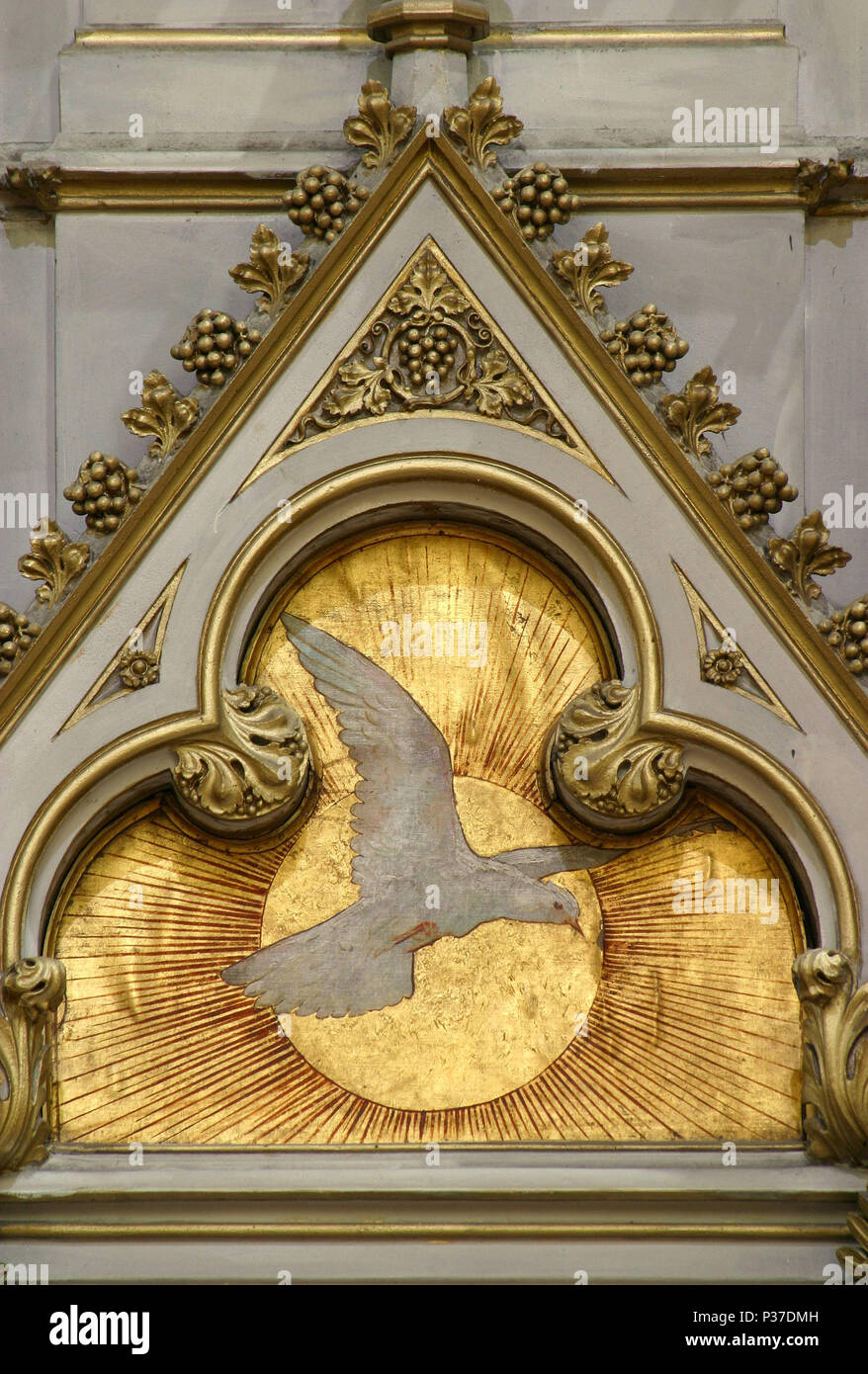 Holy spirit bird cross hi-res stock photography and images - Alamy
