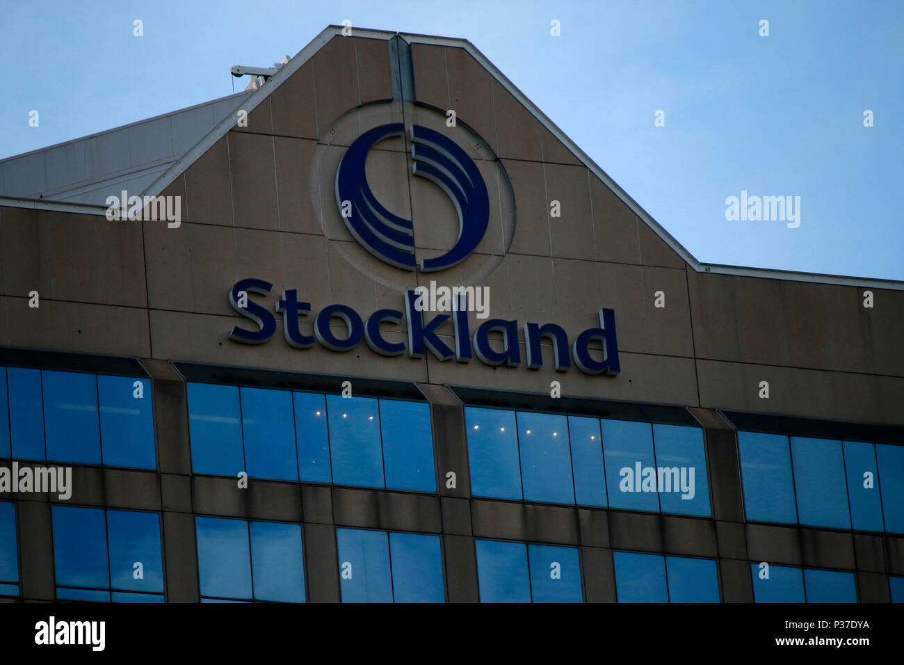 das Logo der Marke "Stockland", Sydney, Australia Stock Photo - Alamy