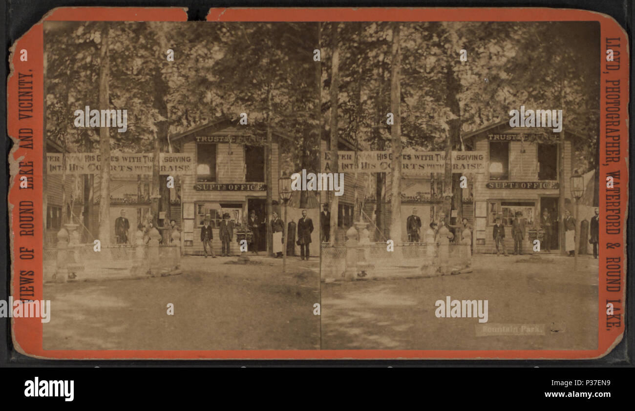 Vintage park scenes hi-res stock photography and images - Alamy