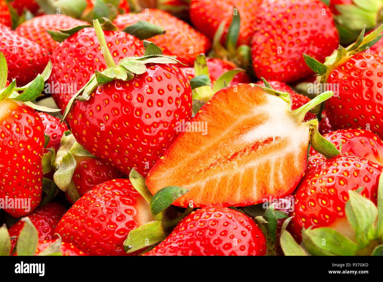 Cut strawberry leaves hi-res stock photography and images - Alamy