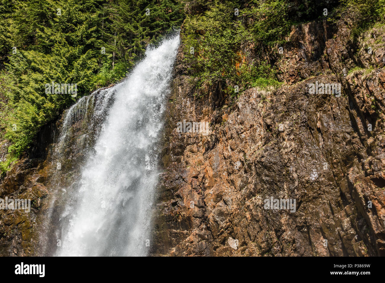 A view of the top of Franklin Falls in Washington State Stock Photo - Alamy