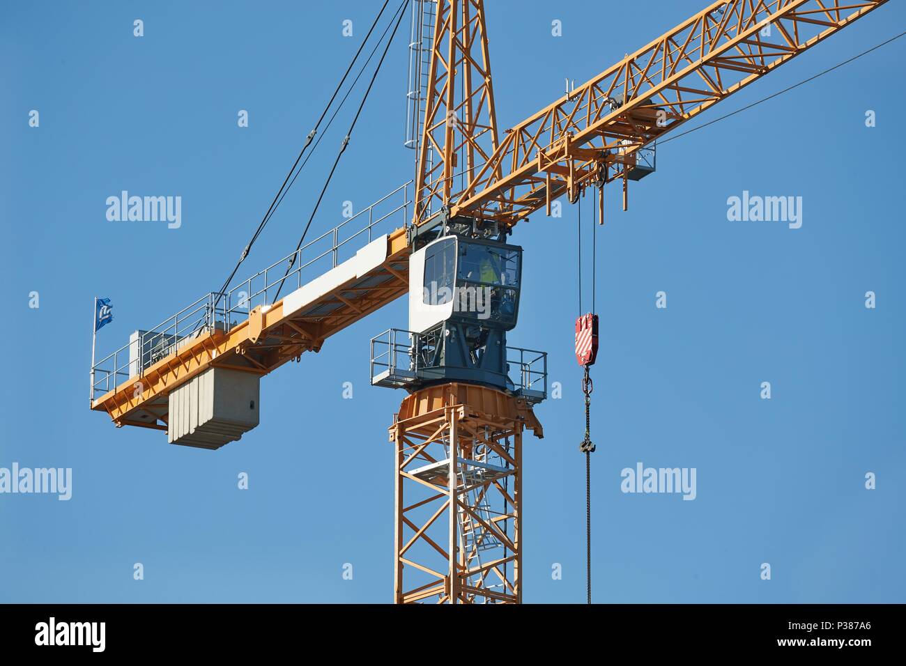 Tall tower crane above hi-res stock photography and images - Alamy