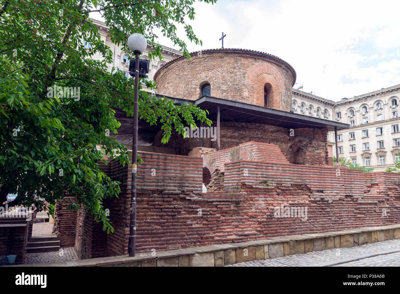 Red brick rotunda hi-res stock photography and images - Alamy