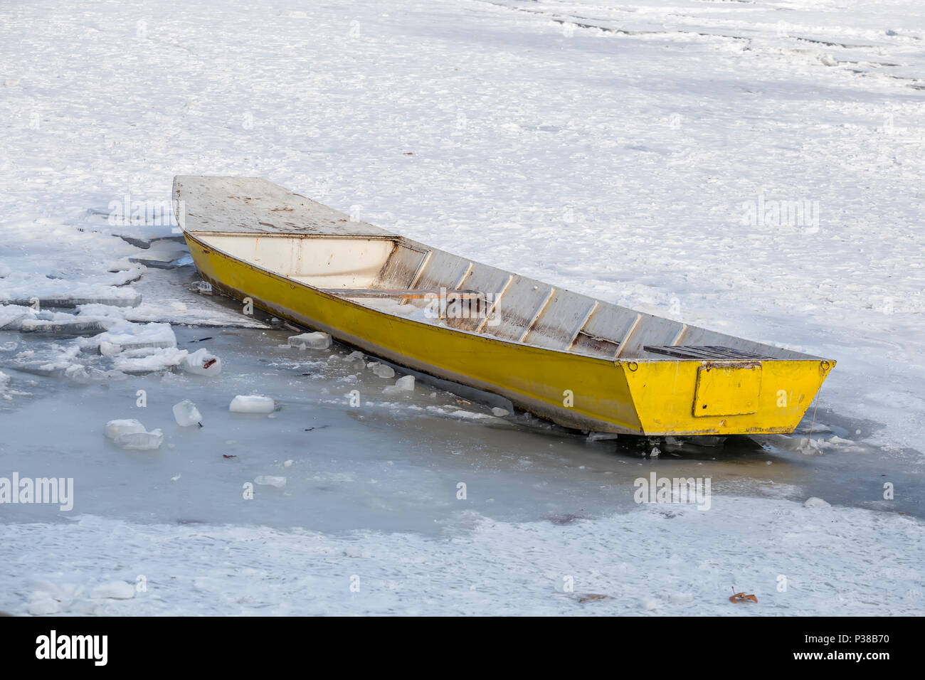 Sank fishing boat hi-res stock photography and images - Alamy