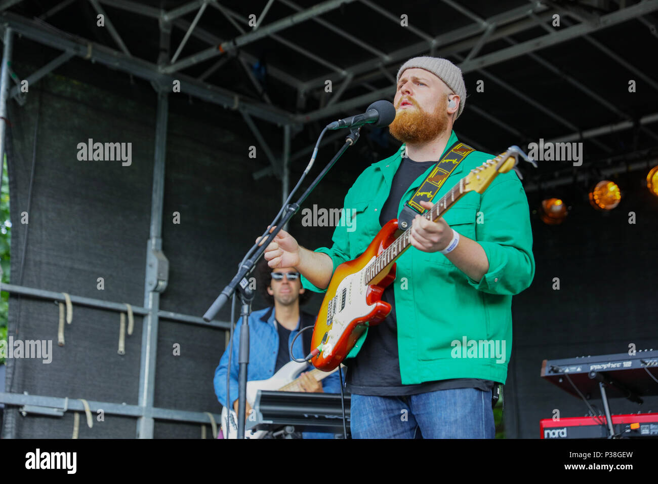Tom walker singer 2018 hi-res stock photography and images - Alamy