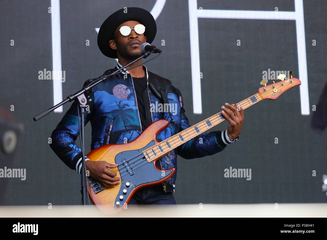 Rhye band hi-res stock photography and images - Alamy