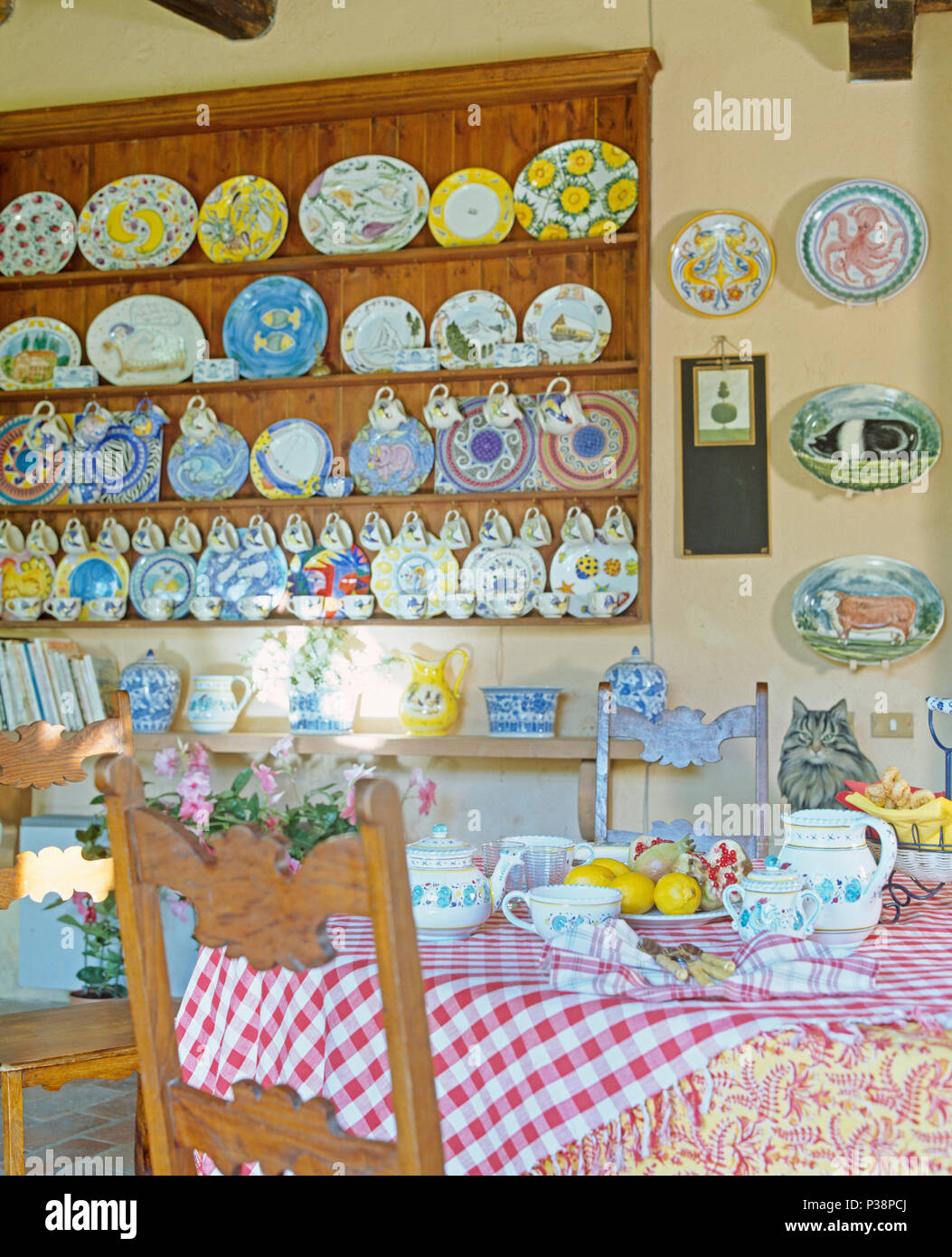 Tuscany plates hi-res stock photography and images - Alamy