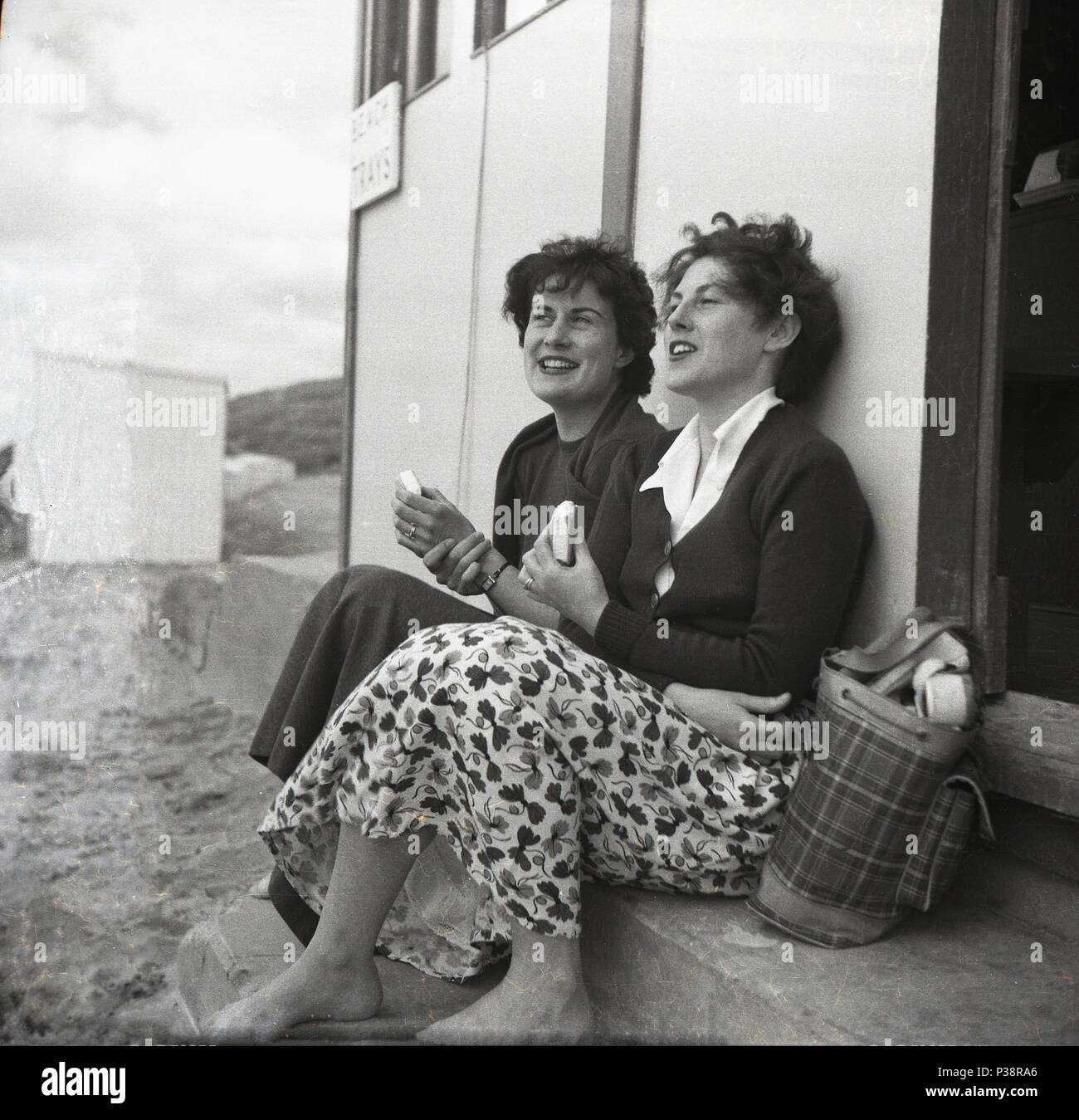 1970 uk seaside hi-res stock photography and images - Alamy