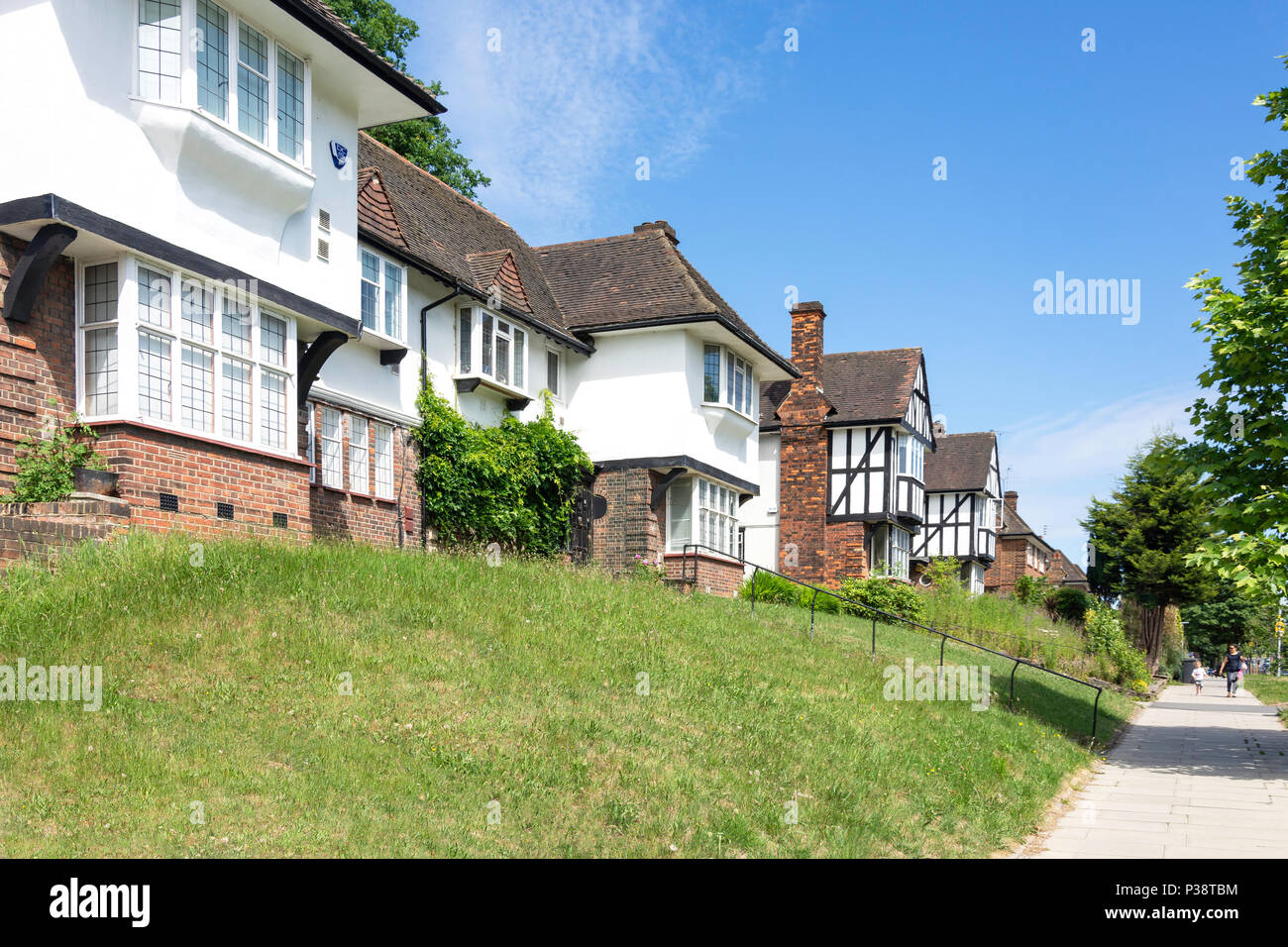 Hampstead garden suburb hi-res stock photography and images - Alamy
