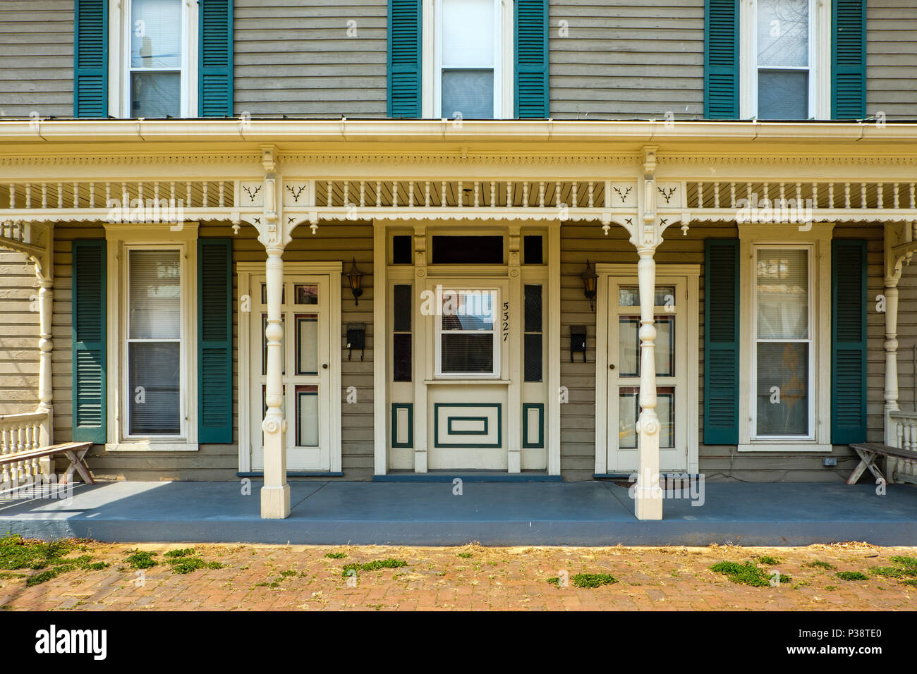 Converted flats high street hi-res stock photography and images - Alamy