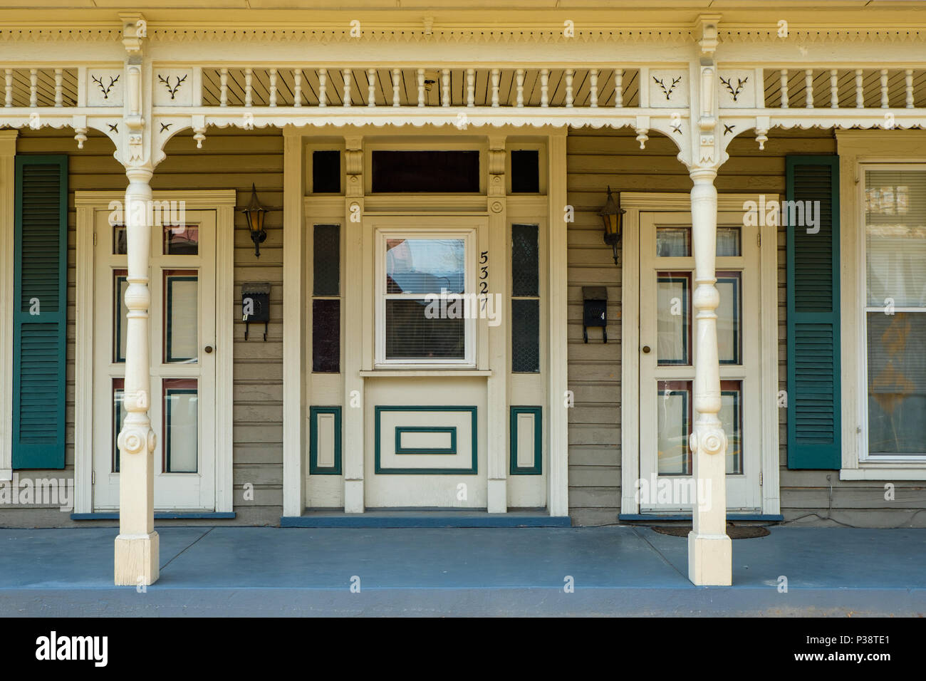 Converted flats high street hi-res stock photography and images - Alamy