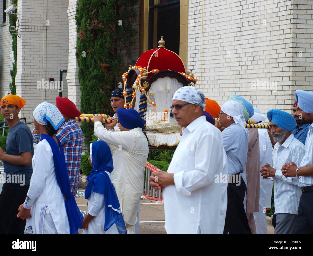 Sikh meditating hi-res stock photography and images - Alamy