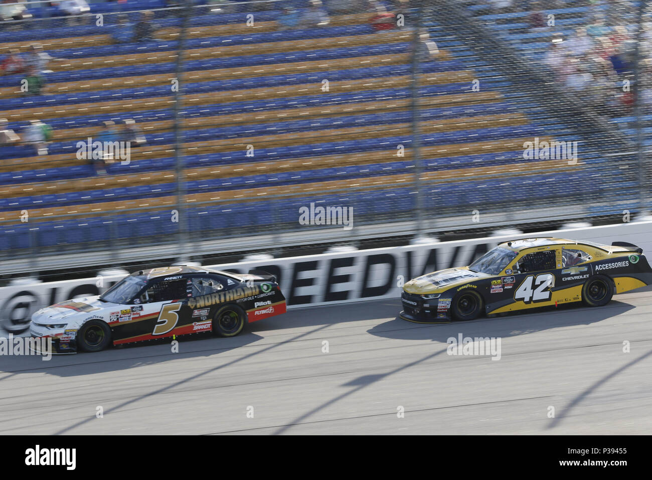 Newton, Iowa, USA. 17th June, 2018. John Hunter Nemechek (42) brings ...