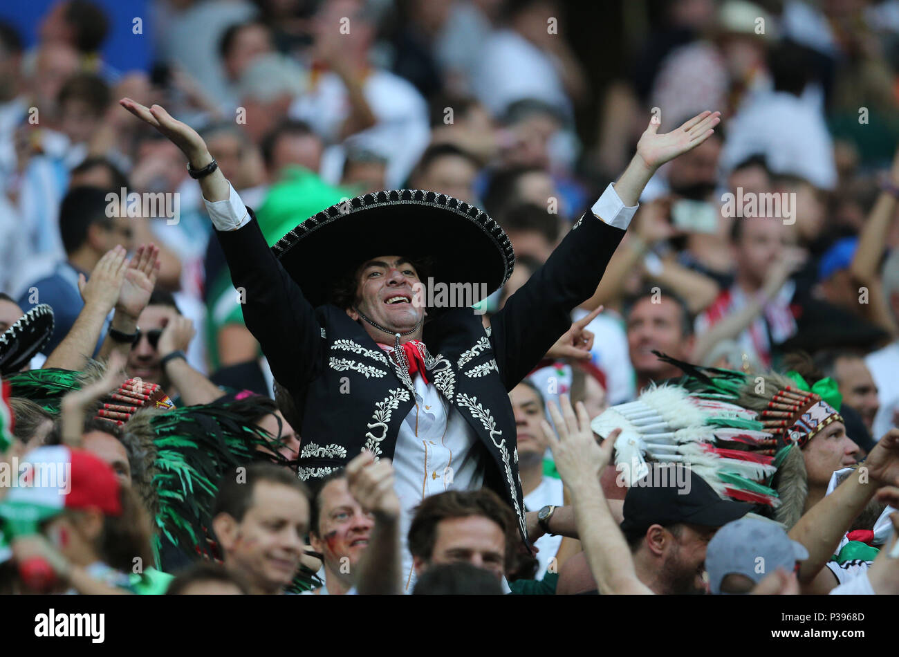 Mexicans fans hi-res stock photography and images - Alamy