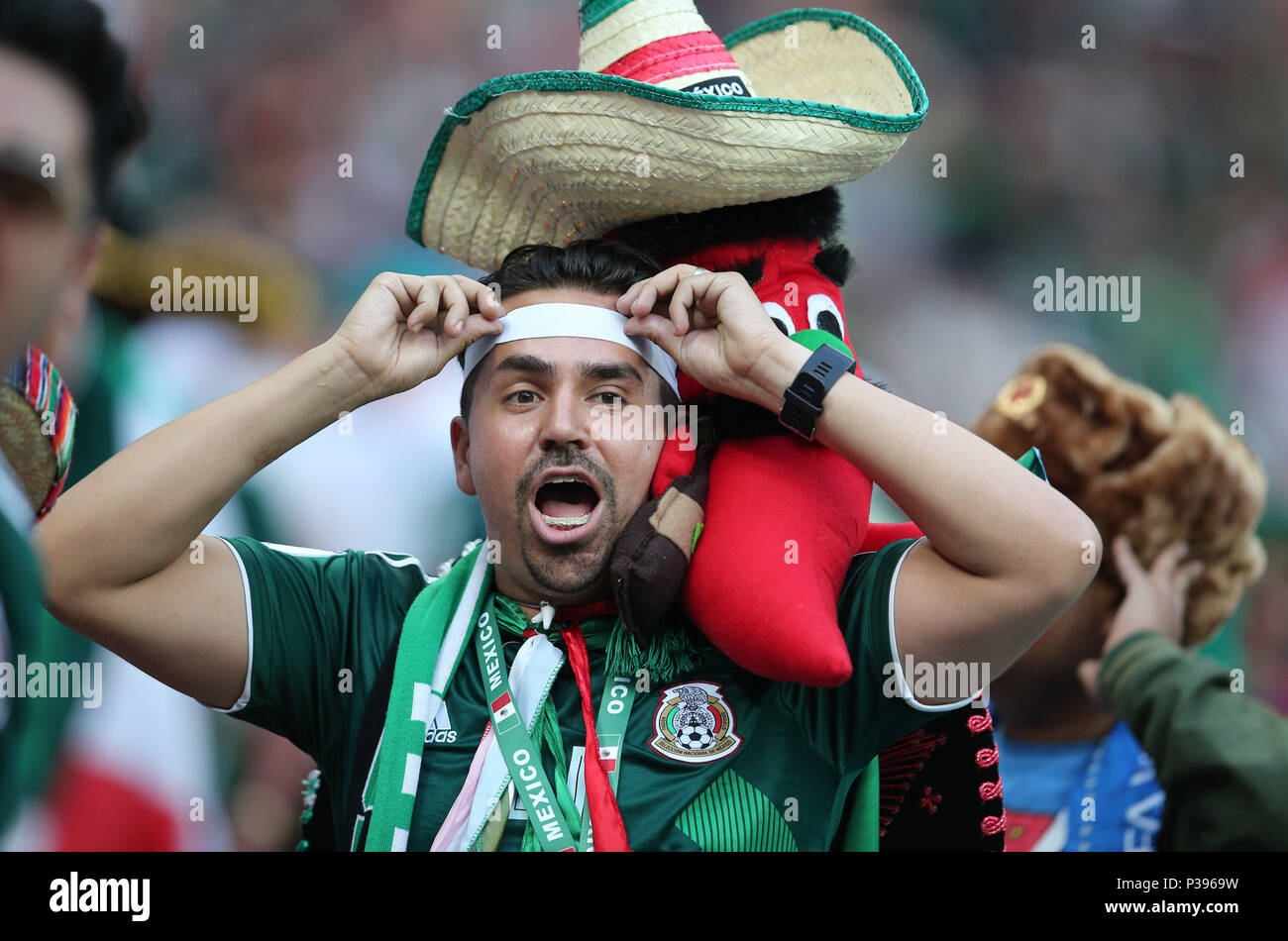 Moscow, Russia. 17th Jun, 2018. Mexicans fans celebrates victory in the ...