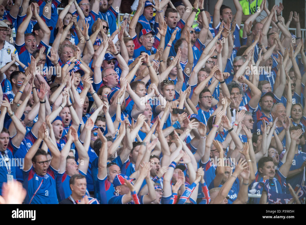 Football clap clapping claps hi-res stock photography and images - Alamy