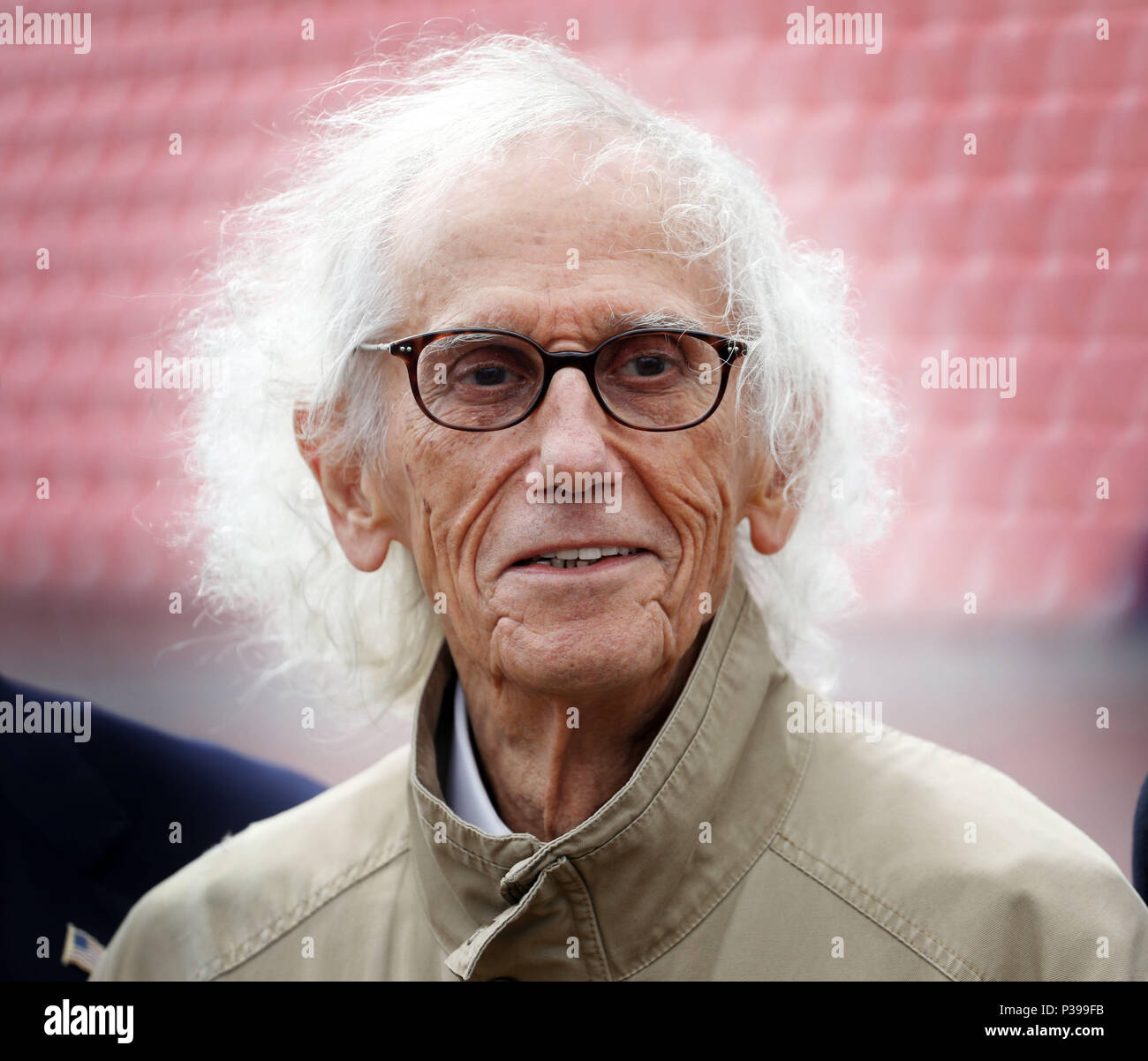 Christo artist hi-res stock photography and images - Alamy