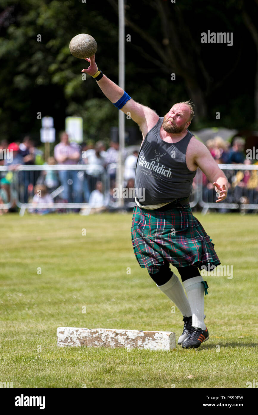 Aberdeen, Scotland, UK. 17th June, 2018. A competitor in the stone ...