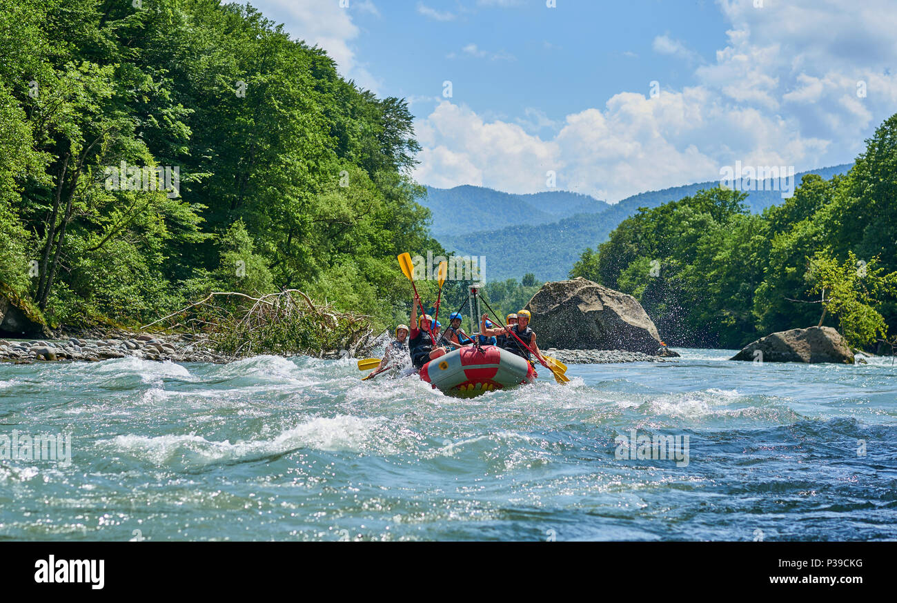 Whitewater rafting on tara river hi-res stock photography and images ...