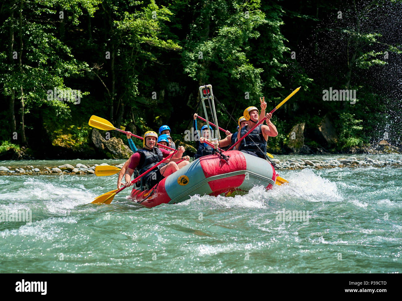 Whitewater rafting on tara river hi-res stock photography and images ...