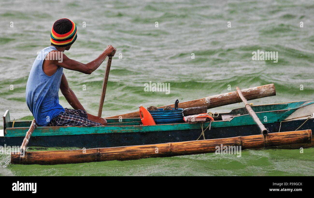 North Bays Bay, Philippines-October 15, 2016: Filipino fishermen use to ...