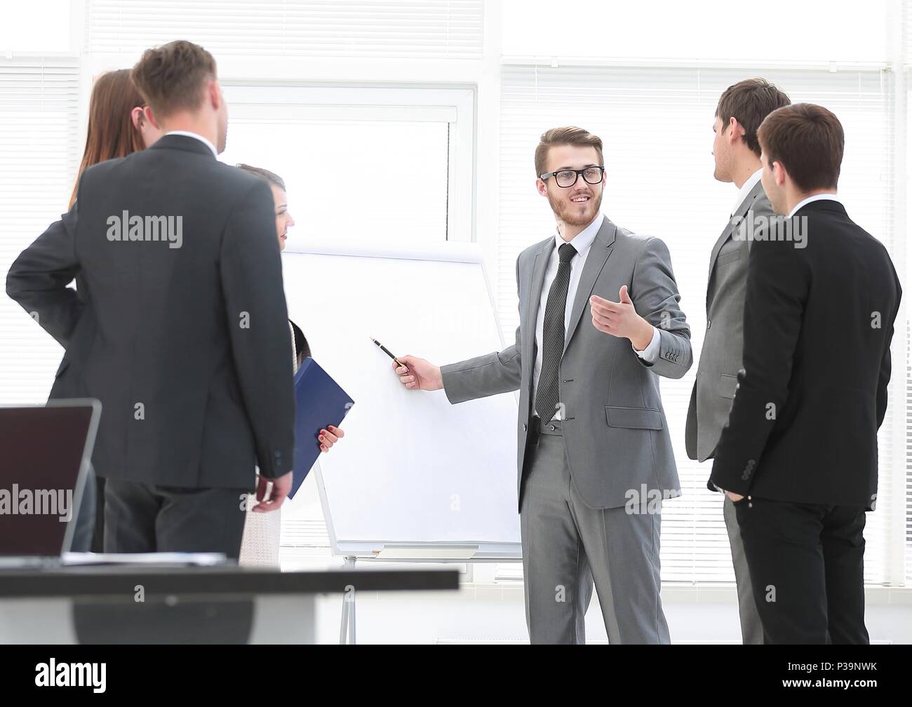 Manager conducts a master class for business team Stock Photo - Alamy