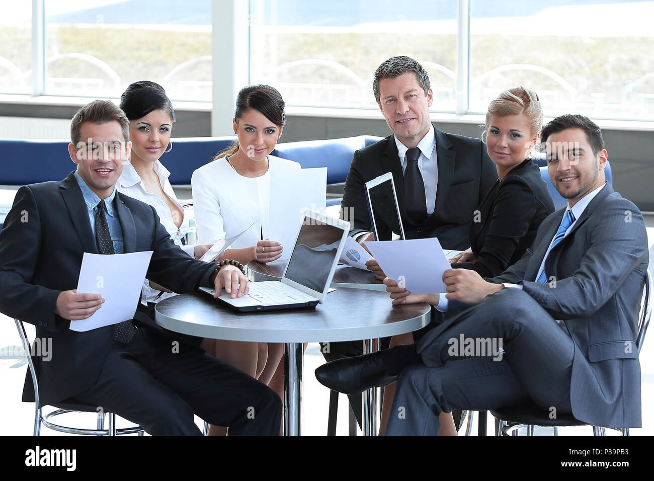 Bank coffeehouse hi-res stock photography and images - Alamy