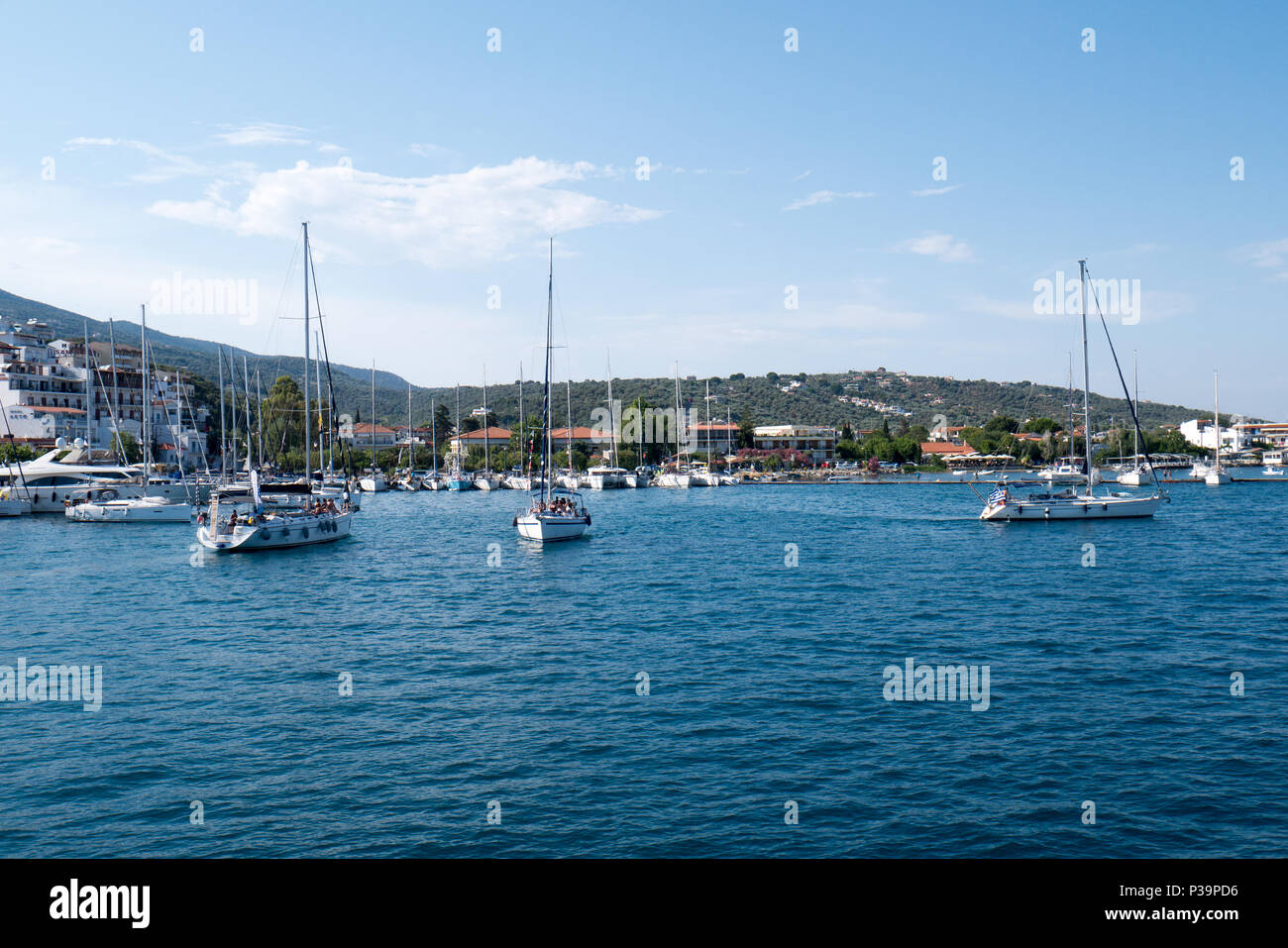 Yacht sailing in the greek islands Stock Photo - Alamy