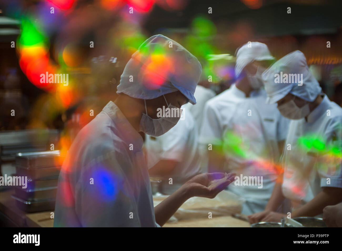 Singapore, Republic of Singapore, Koeche prepare dumplings Stock Photo ...