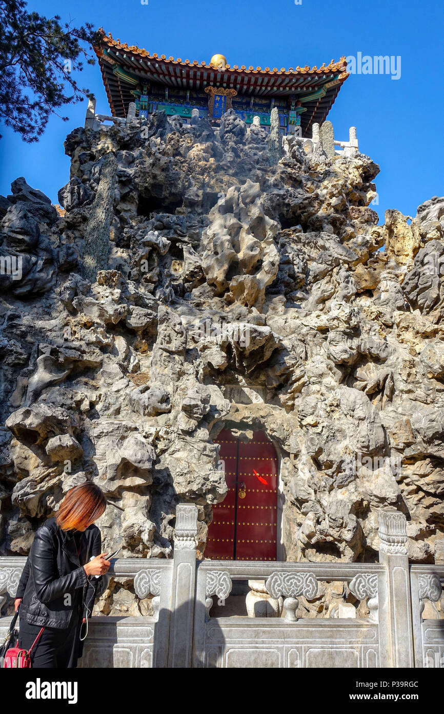 Hill of accumulated elegance hi-res stock photography and images - Alamy