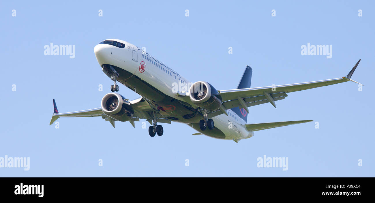 737 max 8 heathrow hi-res stock photography and images - Alamy