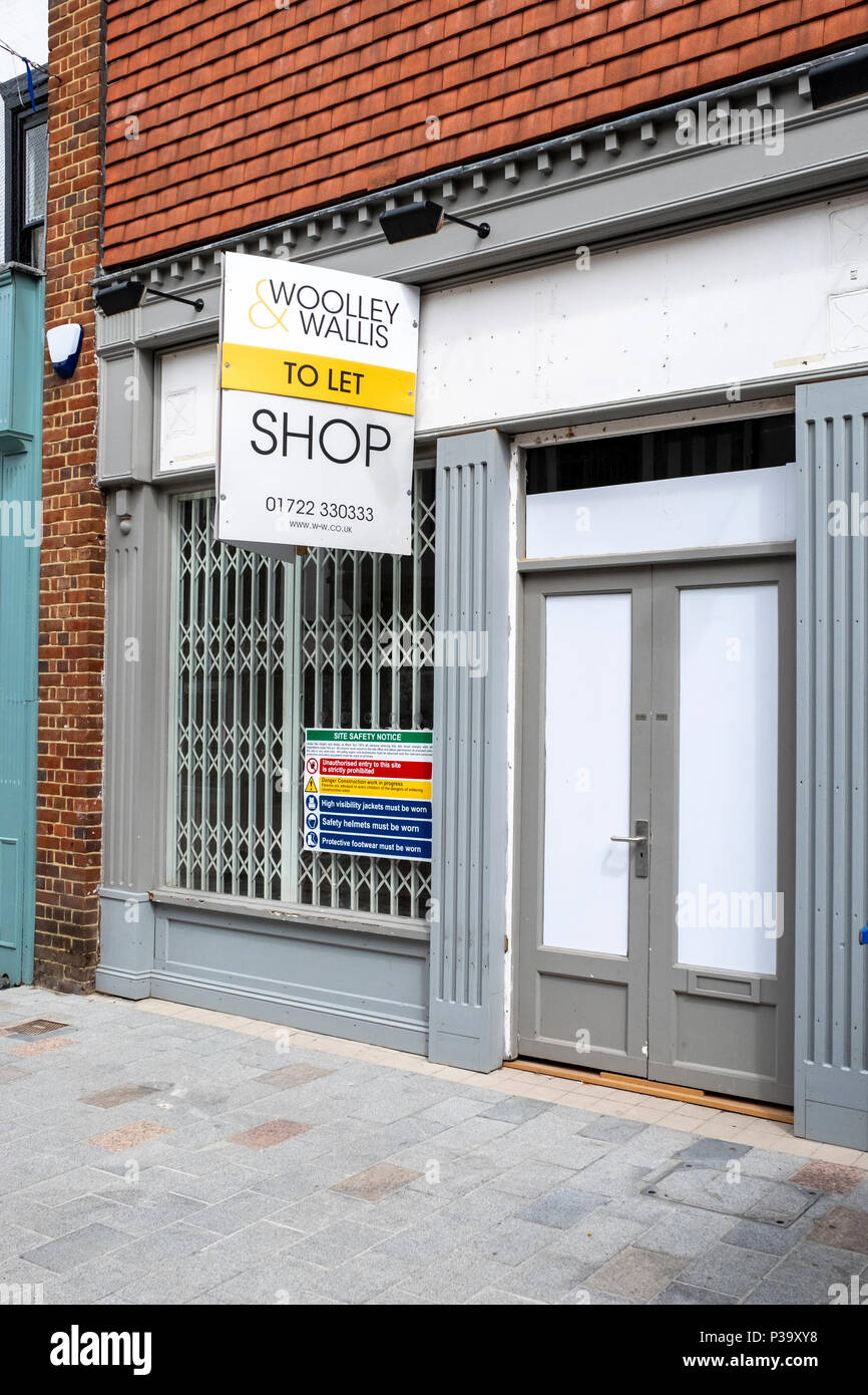 Vacant shop premises hi-res stock photography and images - Alamy