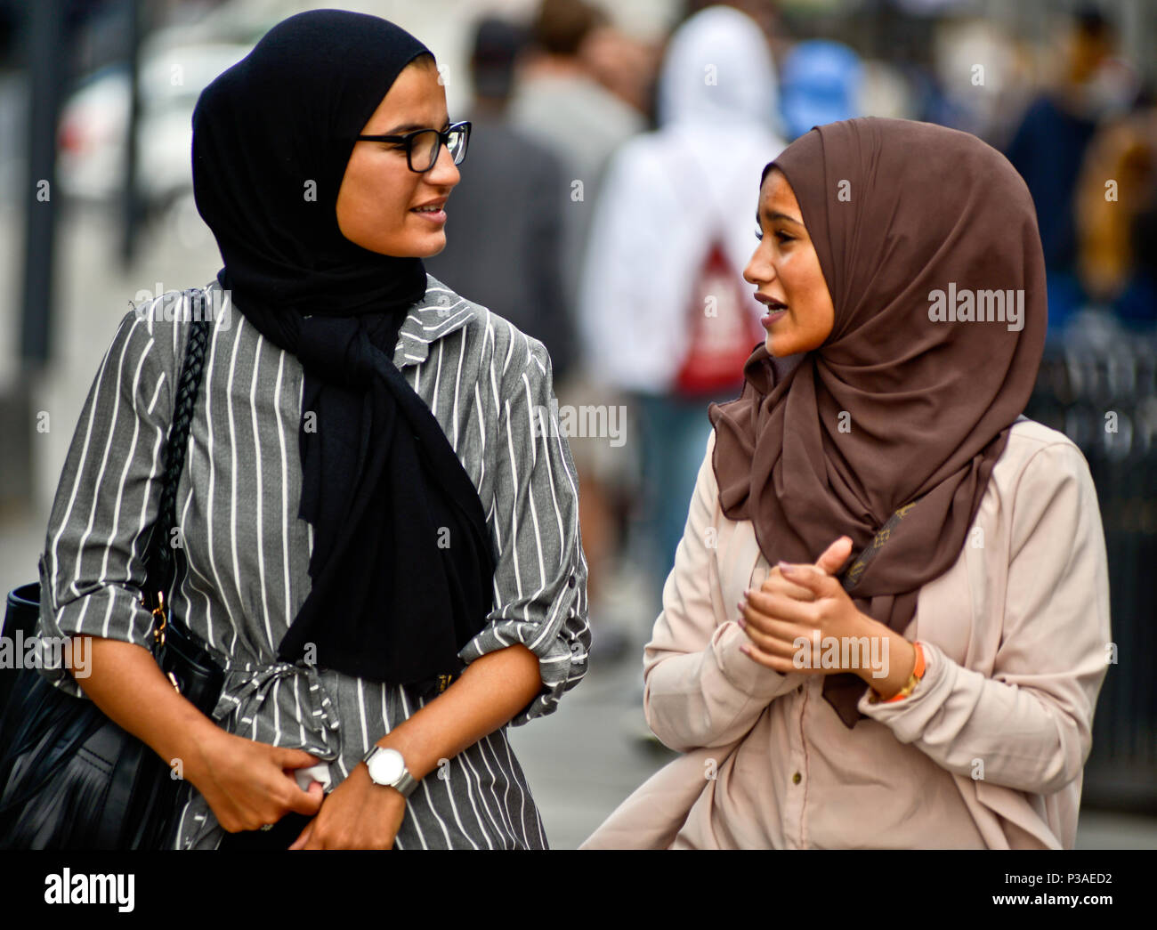 Muslim women in Aker Brygge district, Oslo, Norway Stock Photo - Alamy