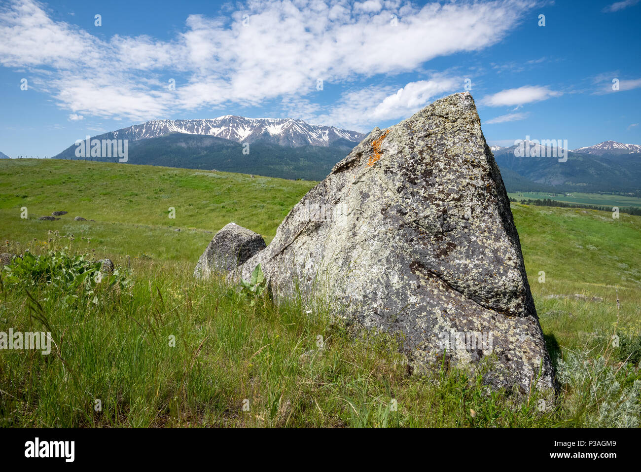 Boulders in lake hi-res stock photography and images - Alamy