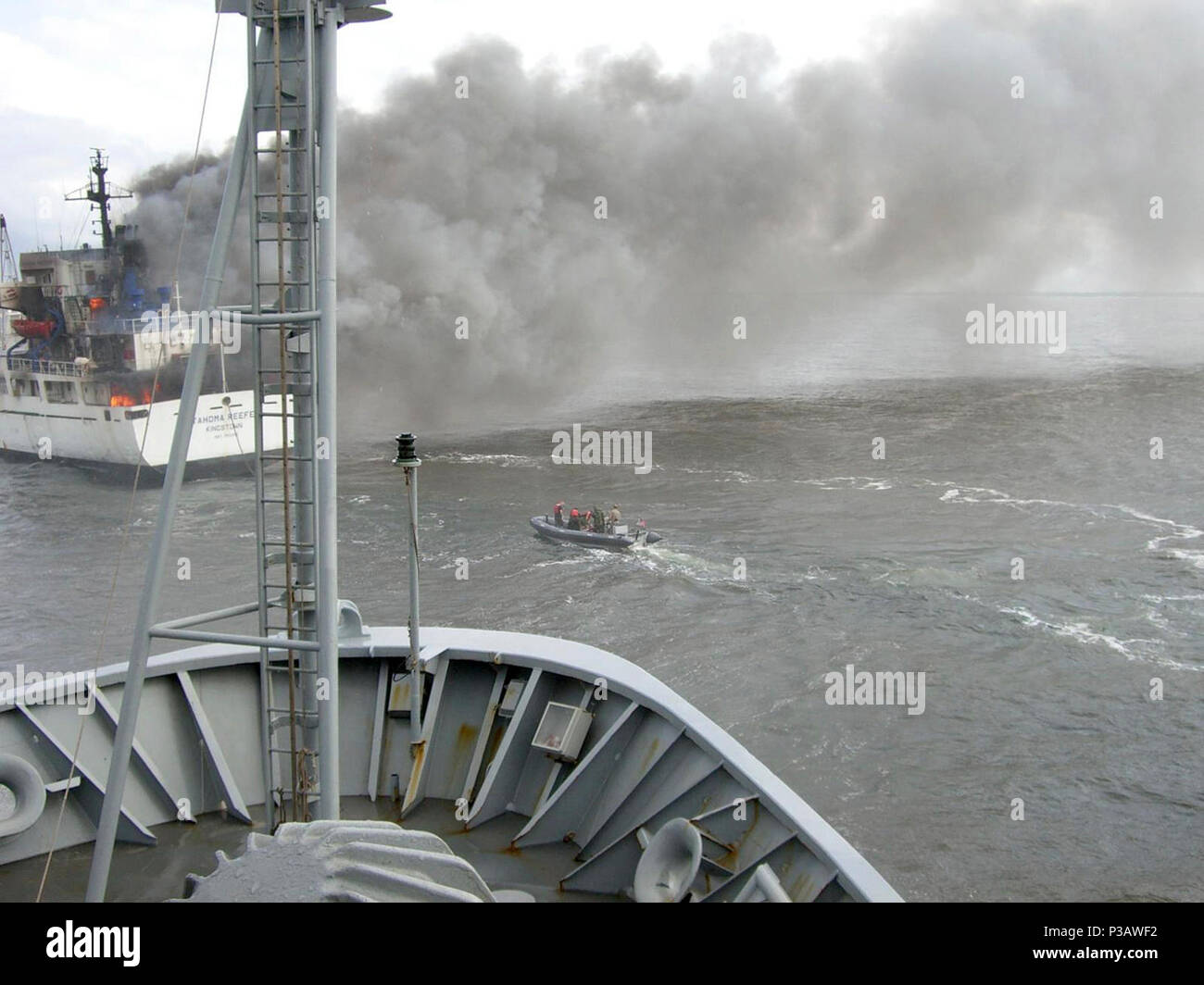 Usns apache t atf 172 hi-res stock photography and images - Alamy