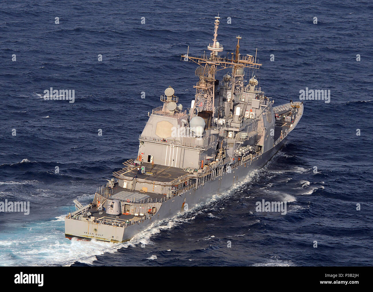 OCEAN (Dec. 7, 2008) The guided-missile cruiser USS Vella Gulf (CG 72 ...