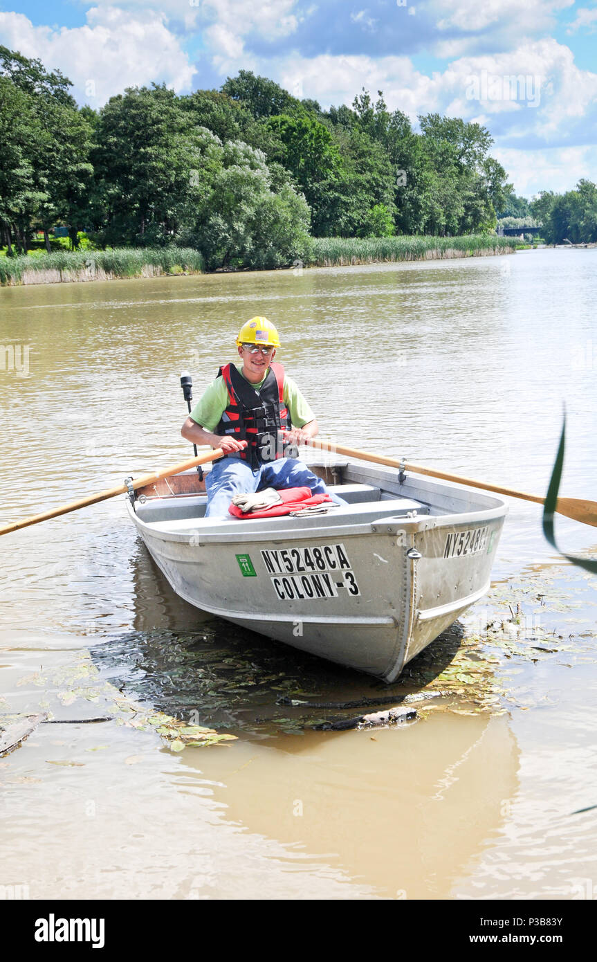 Worker on construction river hi-res stock photography and images - Alamy