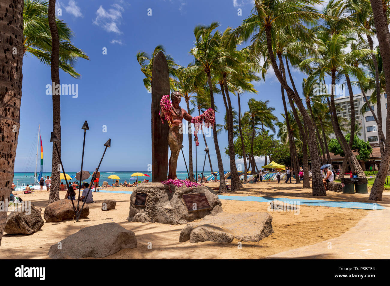 Duke Paoa Kahinu Mokoe Hulikohola Kahanamoku, Waikiki, Honolulu, Oahu ...
