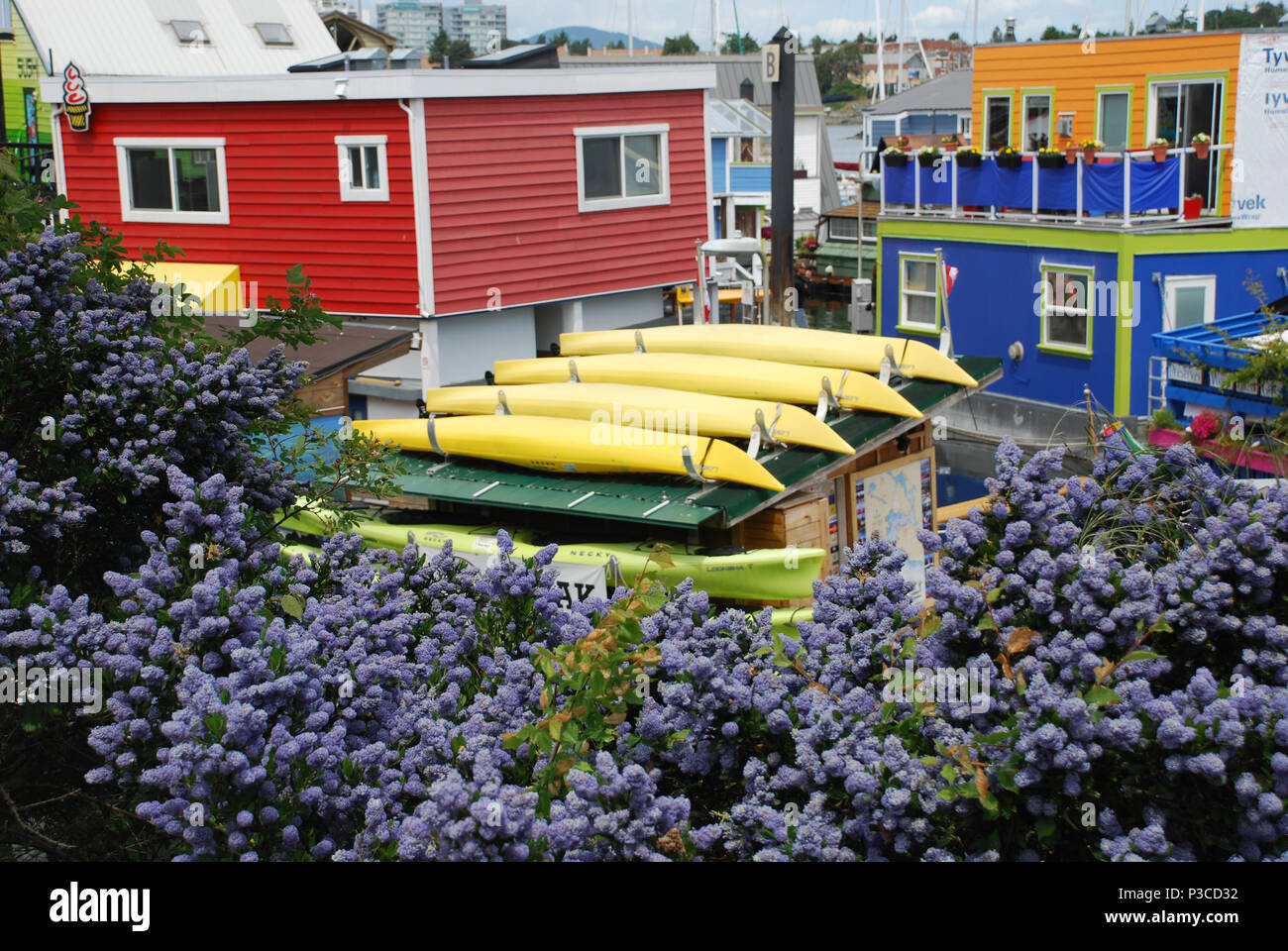 Victoria floating house boat hi-res stock photography and images - Alamy